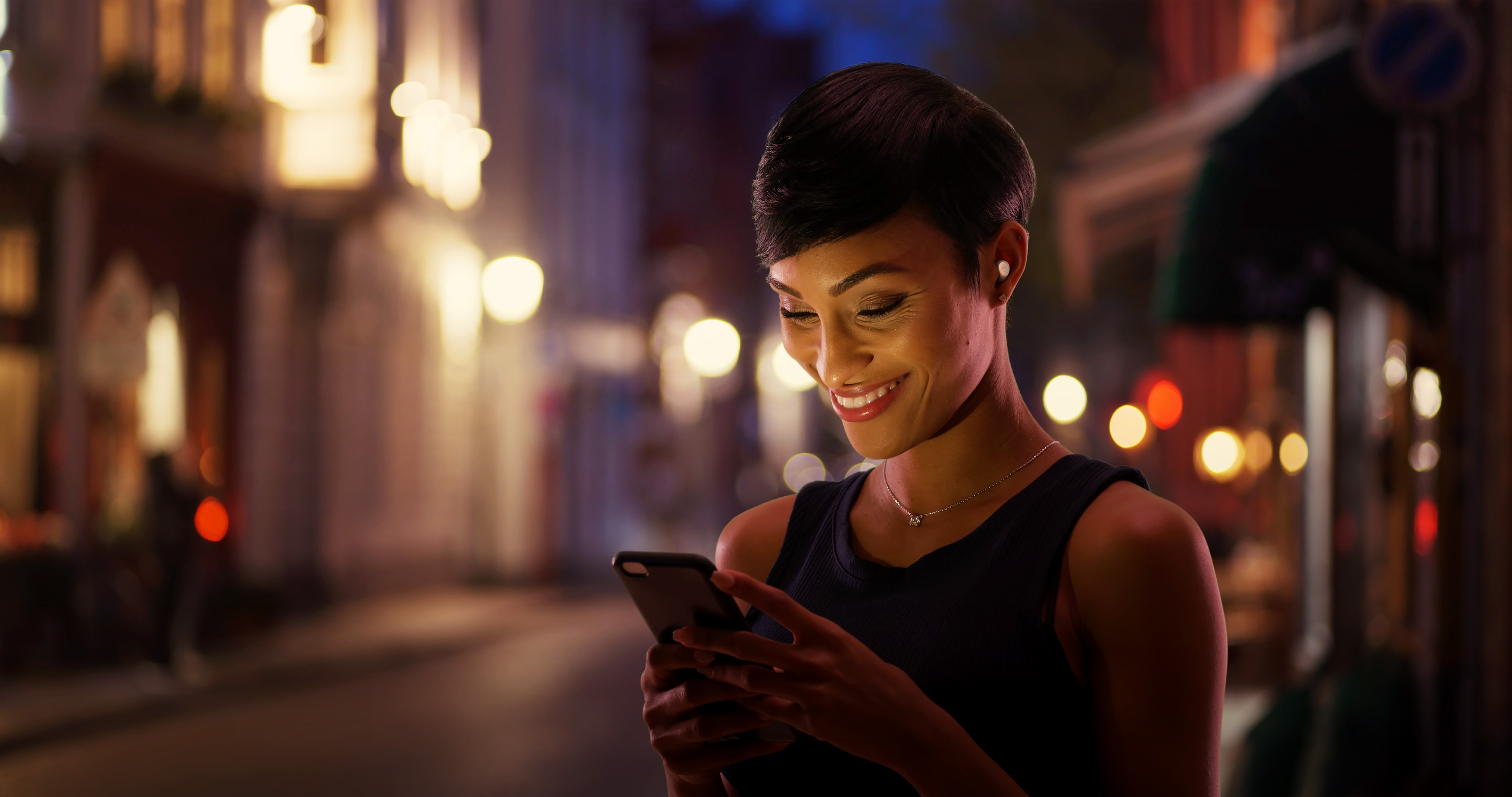 Earbuds MOTO BUDS 150 WHT 5055374710944 | eBay